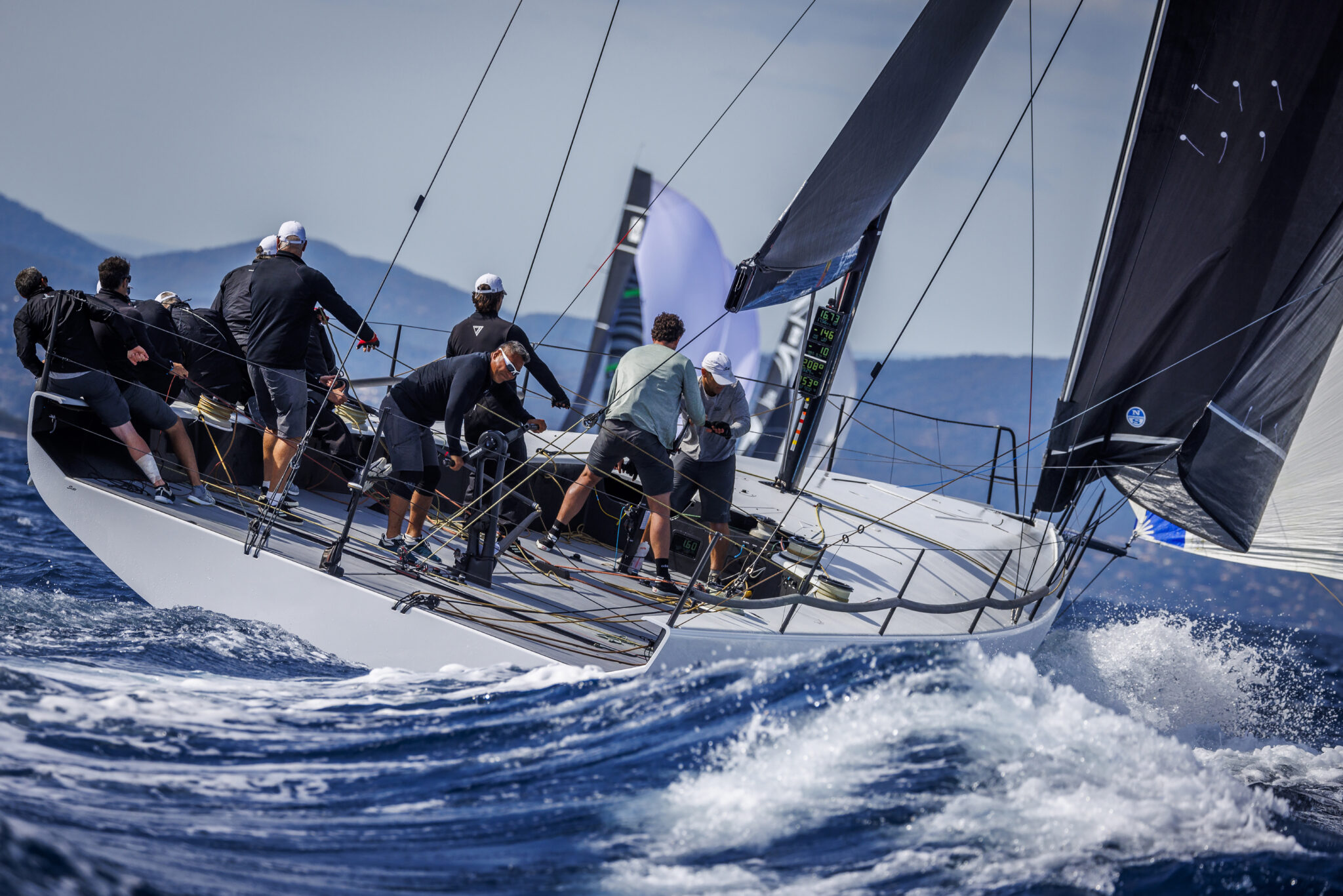 52 SUPER SERIES - Pure Performance