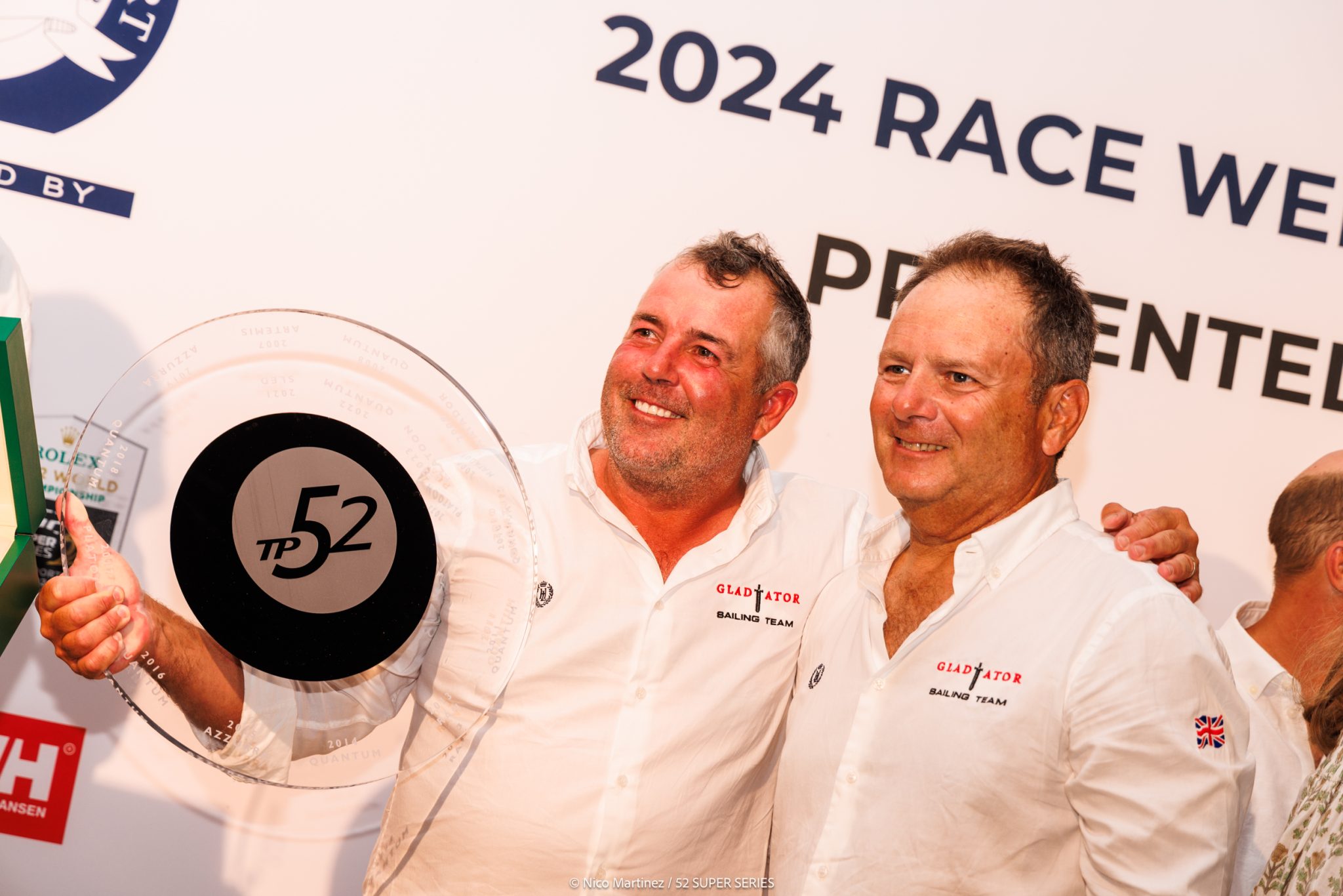 52 SUPER SERIES - Pure Performance