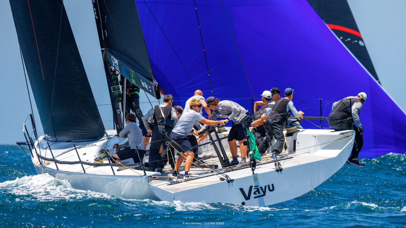 52 SUPER SERIES - Pure Performance